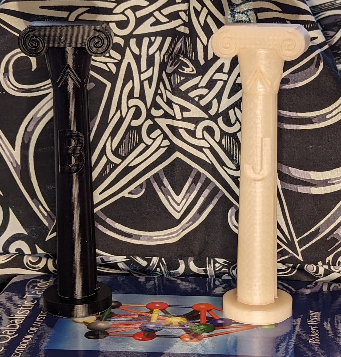 Boaz & Jachin Columns – High Priestess Tarot Replica von Perry ...