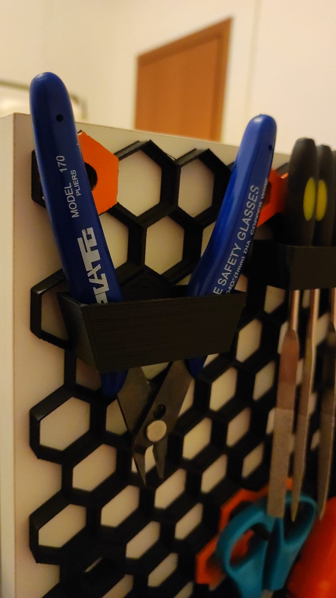 Wire cutter holder (two mounting type) by StarNiell | Download free STL ...
