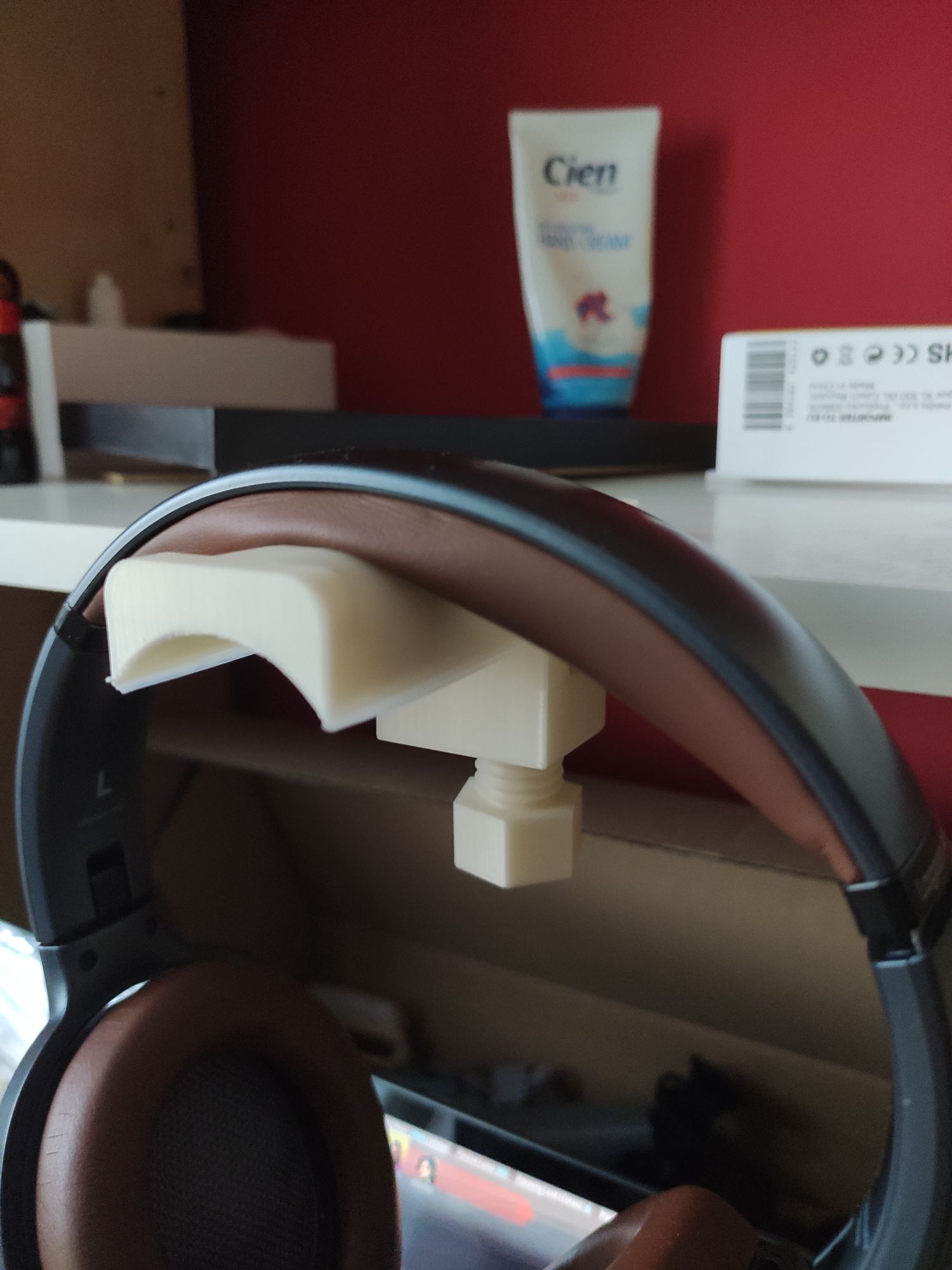 Universal simple headphones holder by Matyáš Flek | Download free STL ...