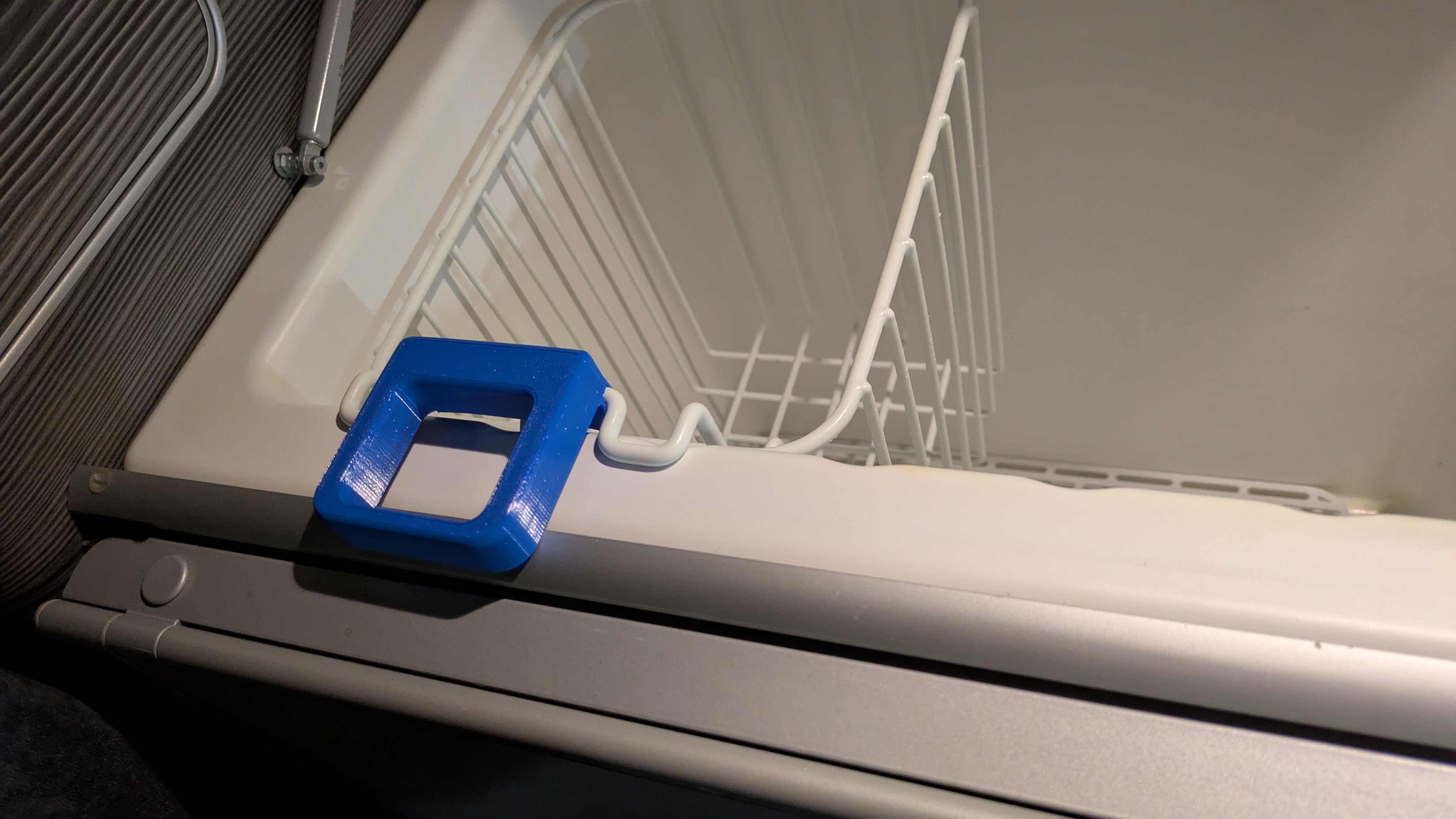 VW California T5/T6 fridge open thingy by Wummeke | Download free STL ...