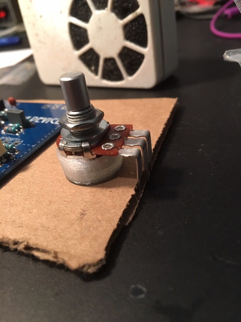 Potentiometer Dust Cover by Pascalou | Download free STL model ...