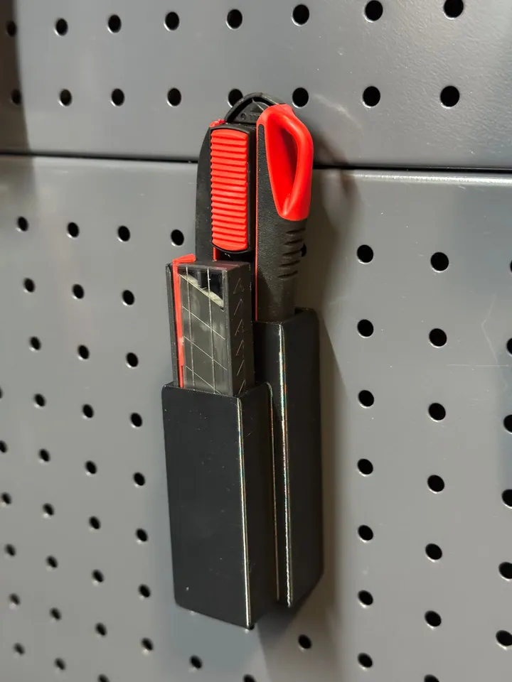 Wurth 2K-Cutter Pegboard Holder by Ozan Kurtcebe | Download free STL ...