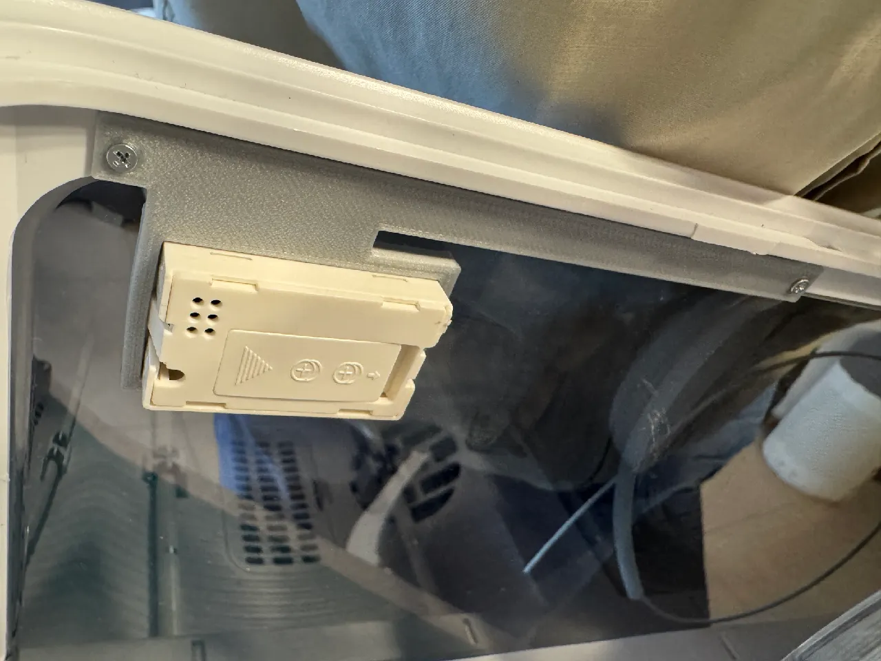 Sunlu S4 rectangular hygrometer mount by Aediel | Download free STL ...
