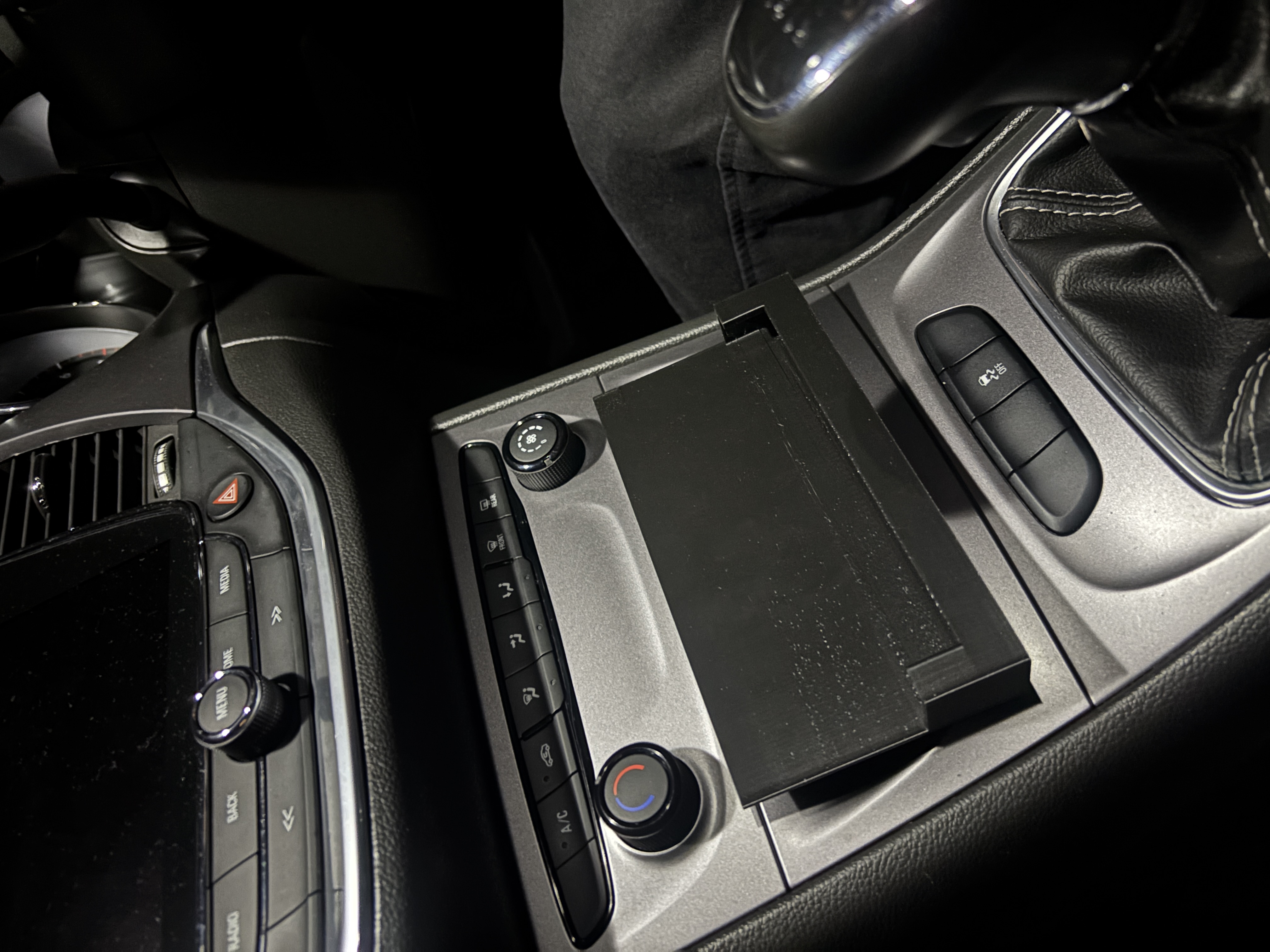 Vauxhall/Opel Astra K - Phone Holder & Wireless Charger by Alex Hondros ...