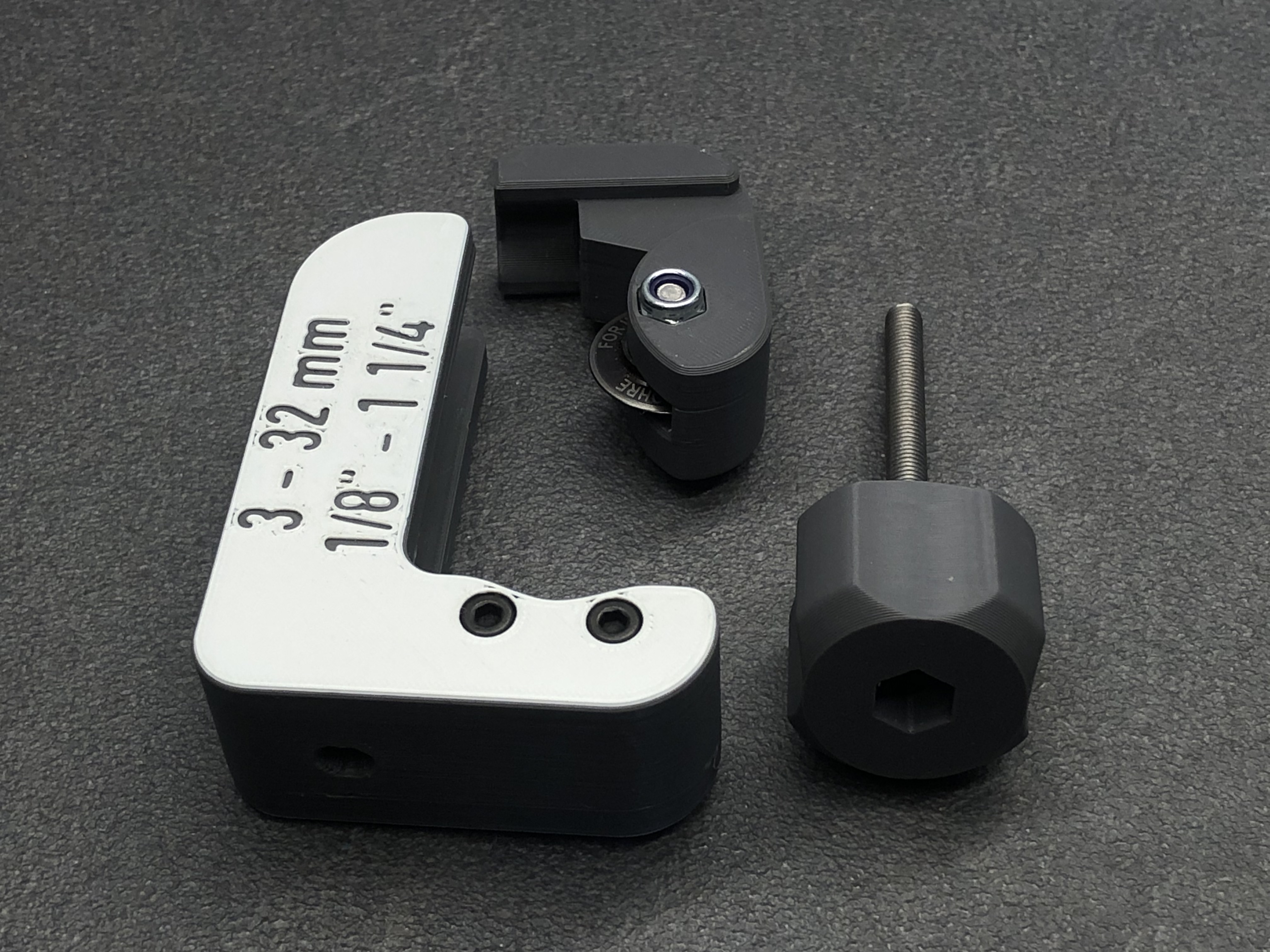 Compact Pipe Cutter: Precise and Versatile Tool for PVC, Copper, and ...