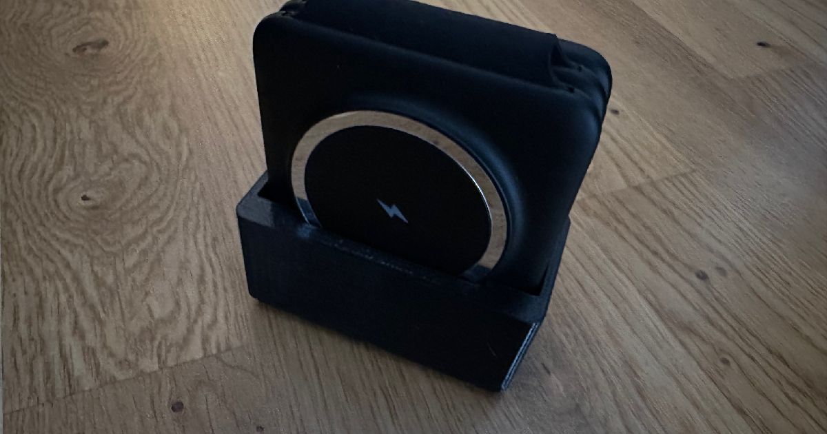 Gridfinity Portable 3-in-1 Wireless Charger Holder by Scopuli ...