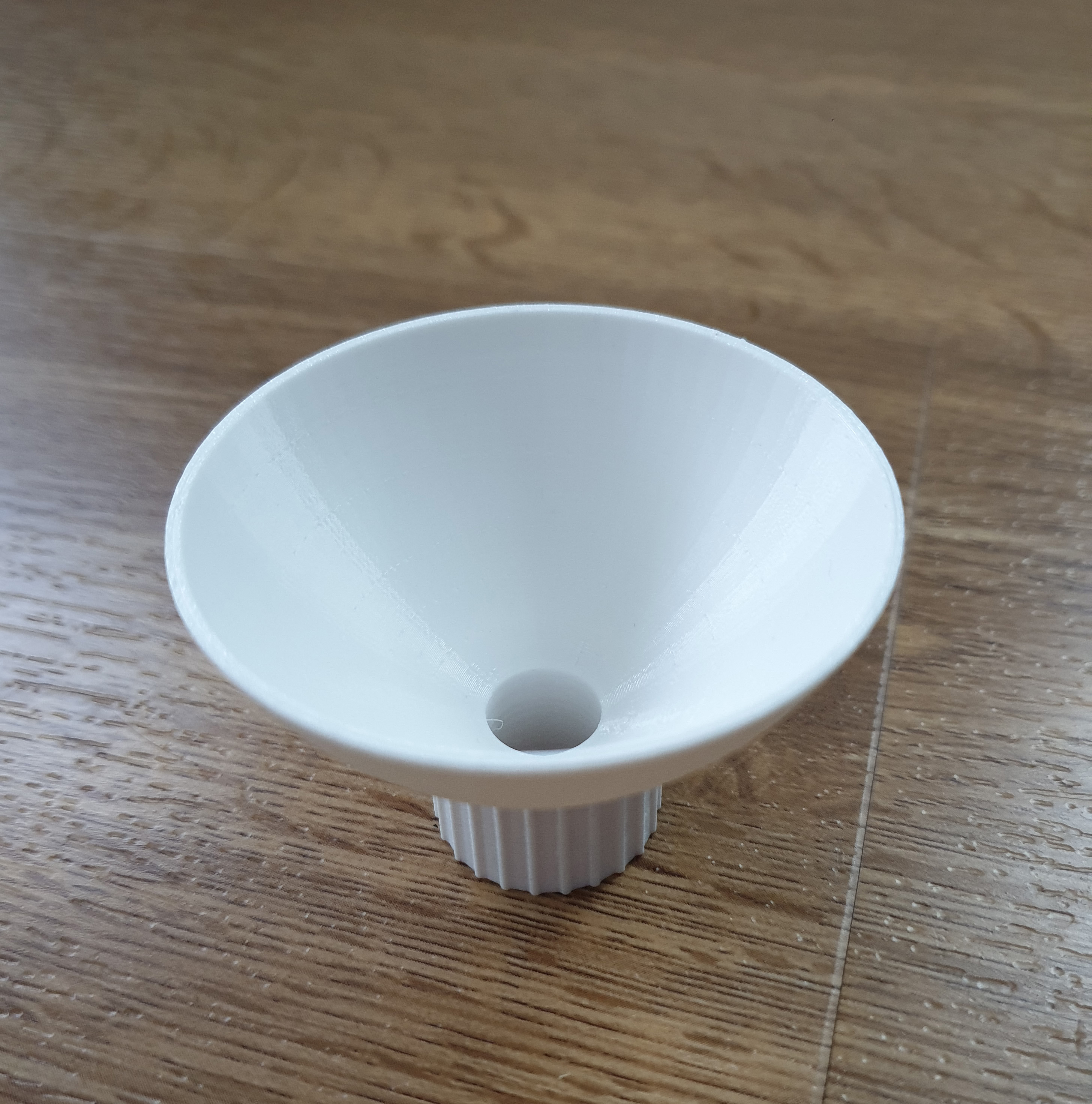 Small screw-on funnel by TC | Download free STL model | Printables.com
