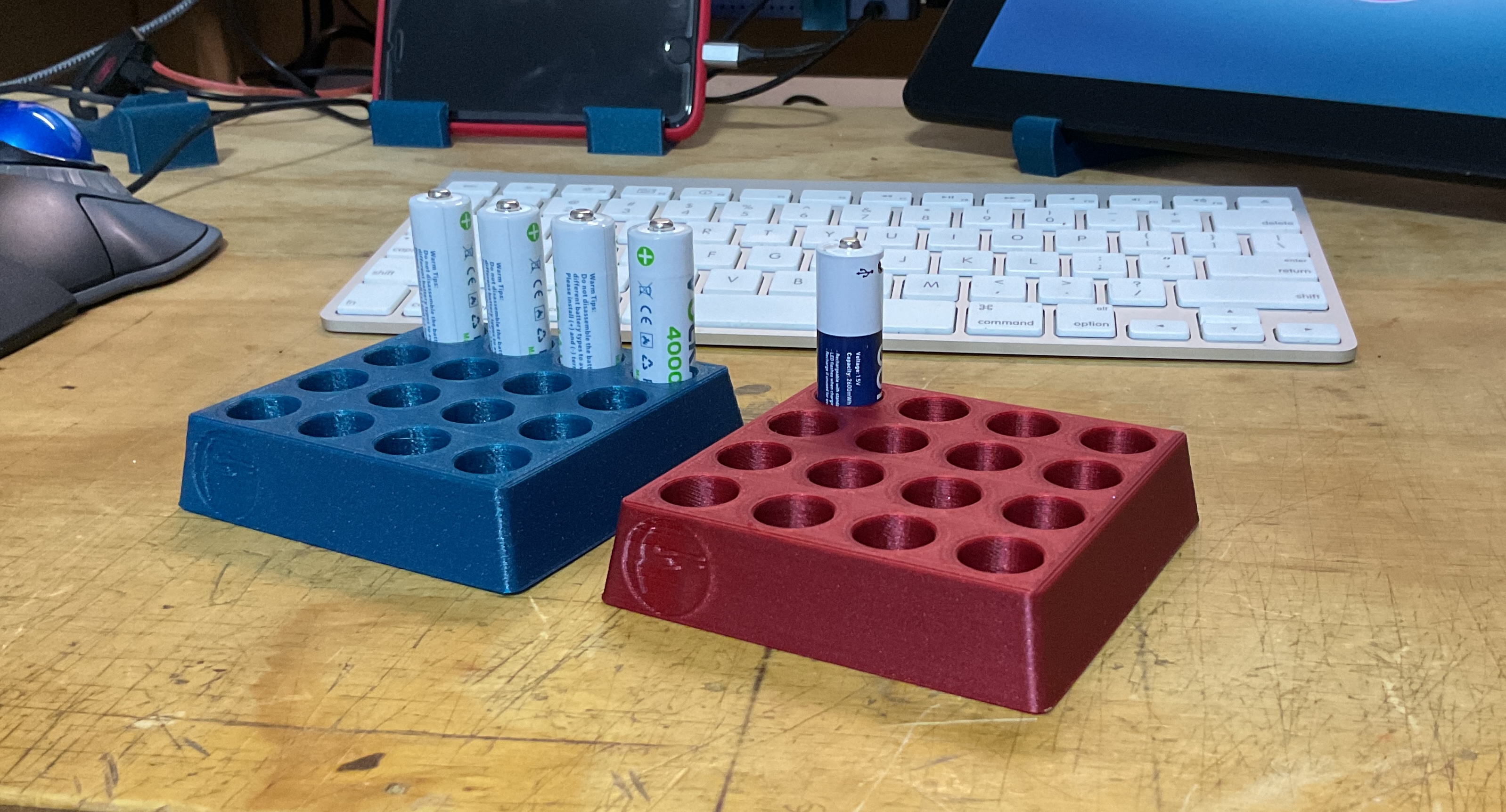 AA Battery Stand/Holder by Thomllama | Download free STL model ...