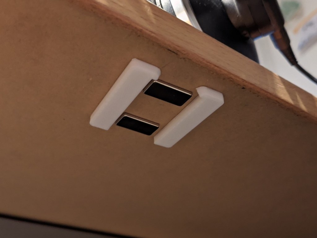 Magnetic Headphone Cable Guide by MakerMeik | Download free STL model ...