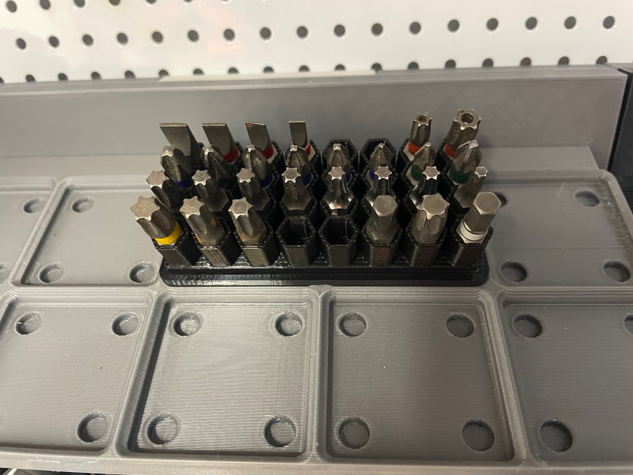 hex bit holder 2x1 bin gridfinity by Richard Schalander | Download free ...