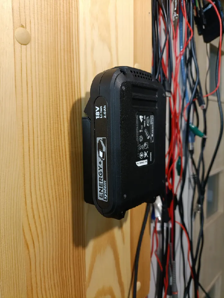 GRAPHITE Energy + System Battery wall holder by init | Download free ...