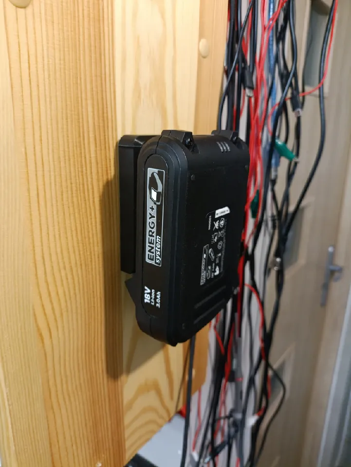 GRAPHITE Energy + System Battery wall holder by init | Download free ...