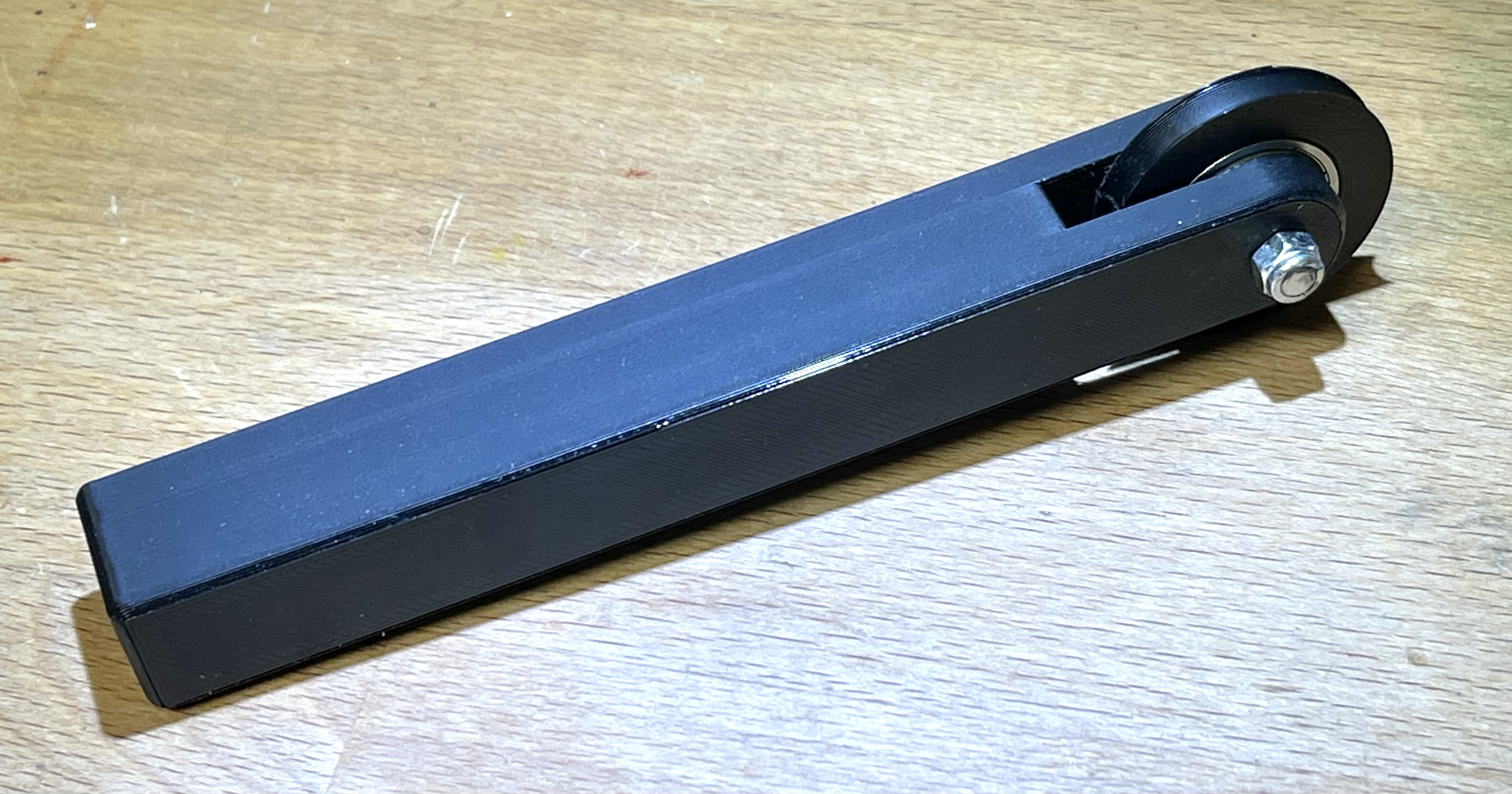 Mosquito screen mounting roller by Arnoud Whizzbizz | Download free STL ...