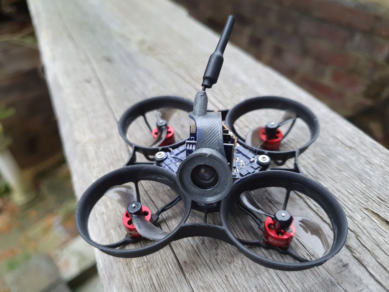 Tiny whoop Camera canope and antenna mod by Maschinist RaumZeitPiraten | Download free STL model ...