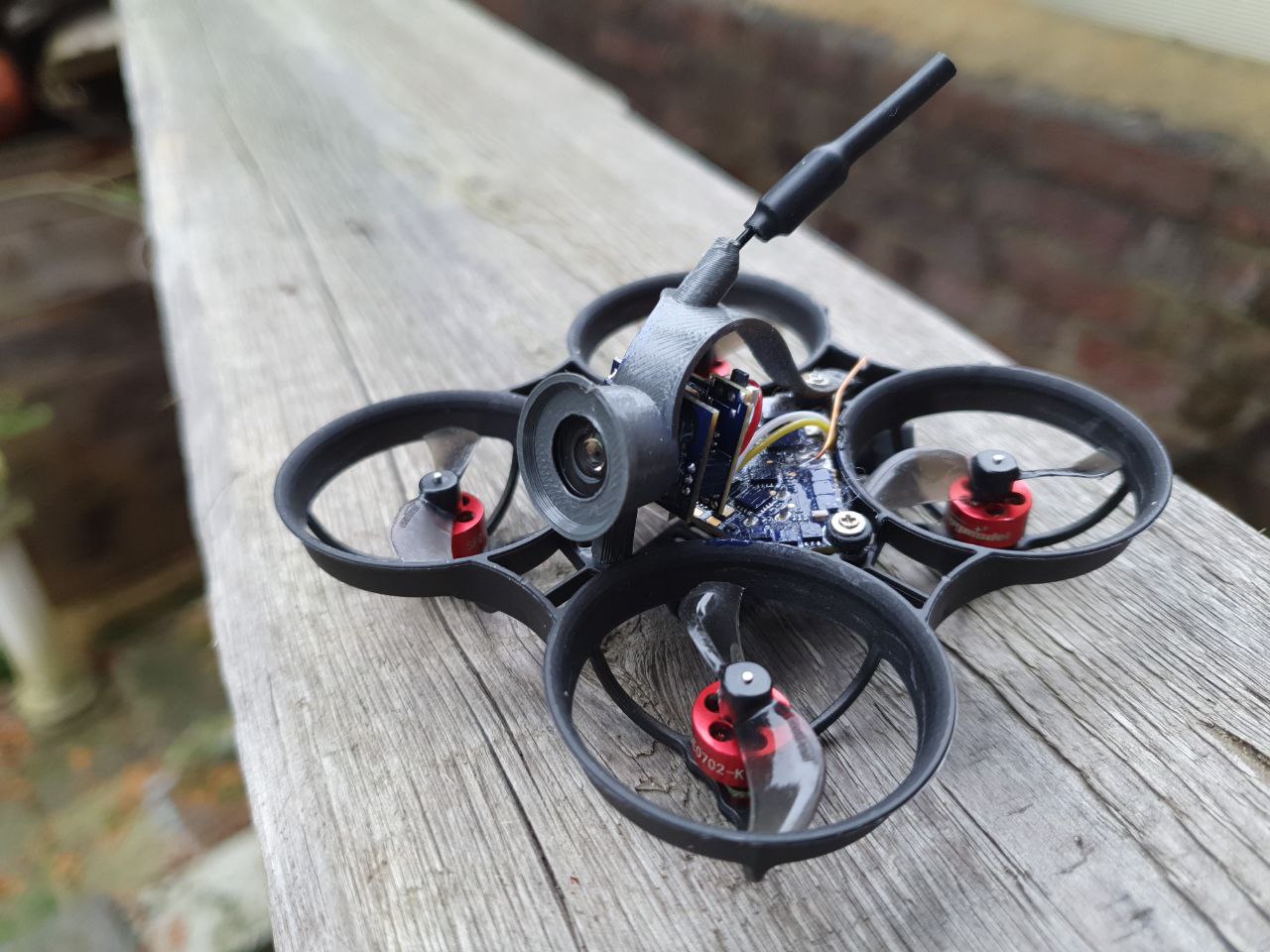 Tiny whoop Camera canope and antenna mod by Maschinist RaumZeitPiraten ...