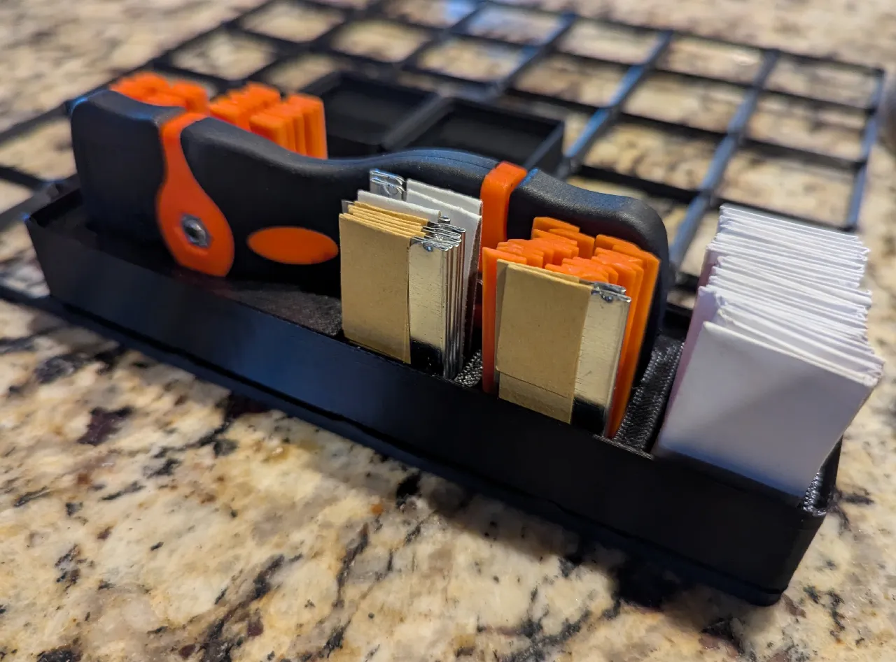 Razor Blade Scraper Gridfinity 1x4 by rlgnak | Download free STL model ...