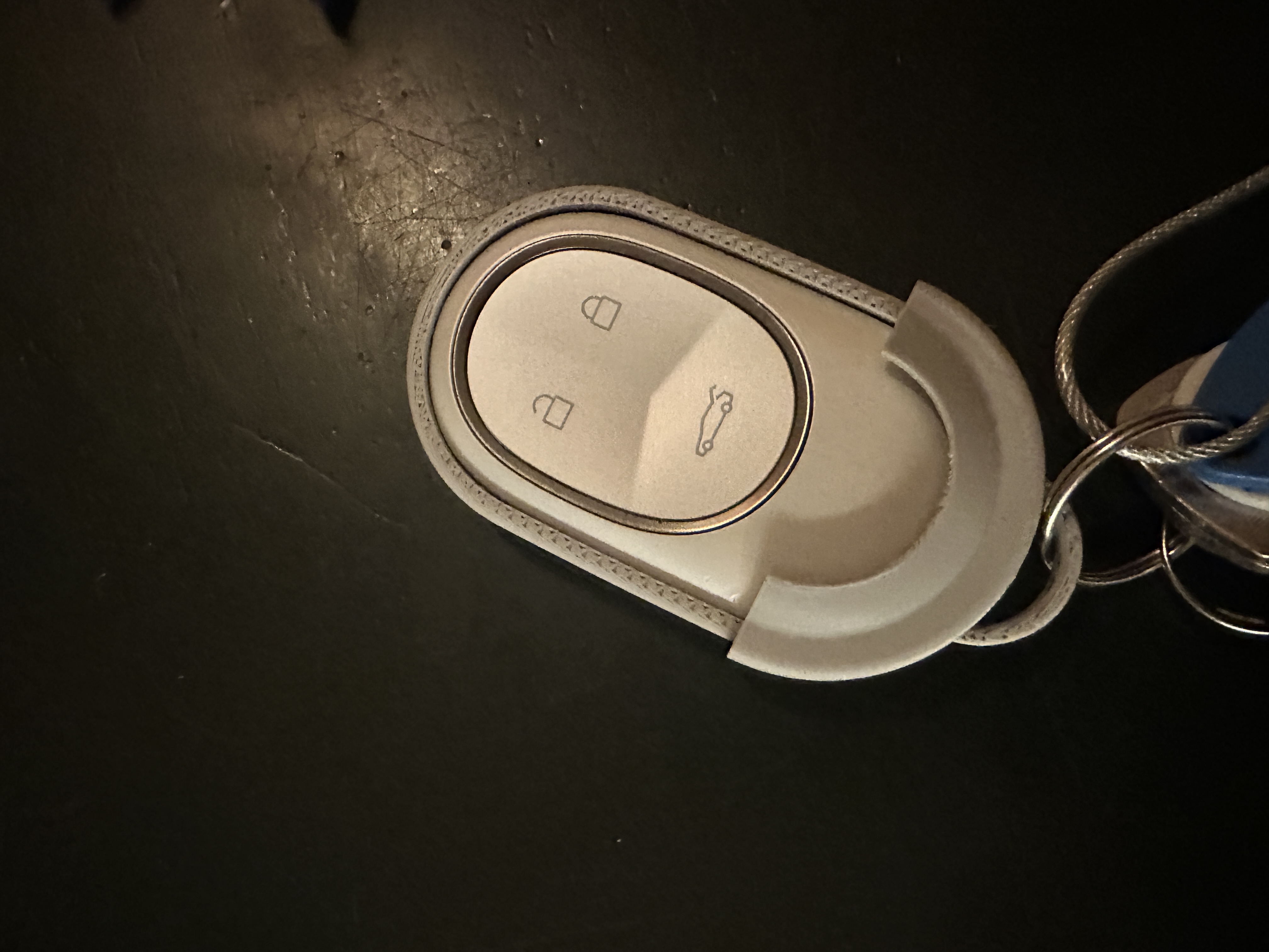 Nio car key holder / ring by RutgerM | Download free STL model ...