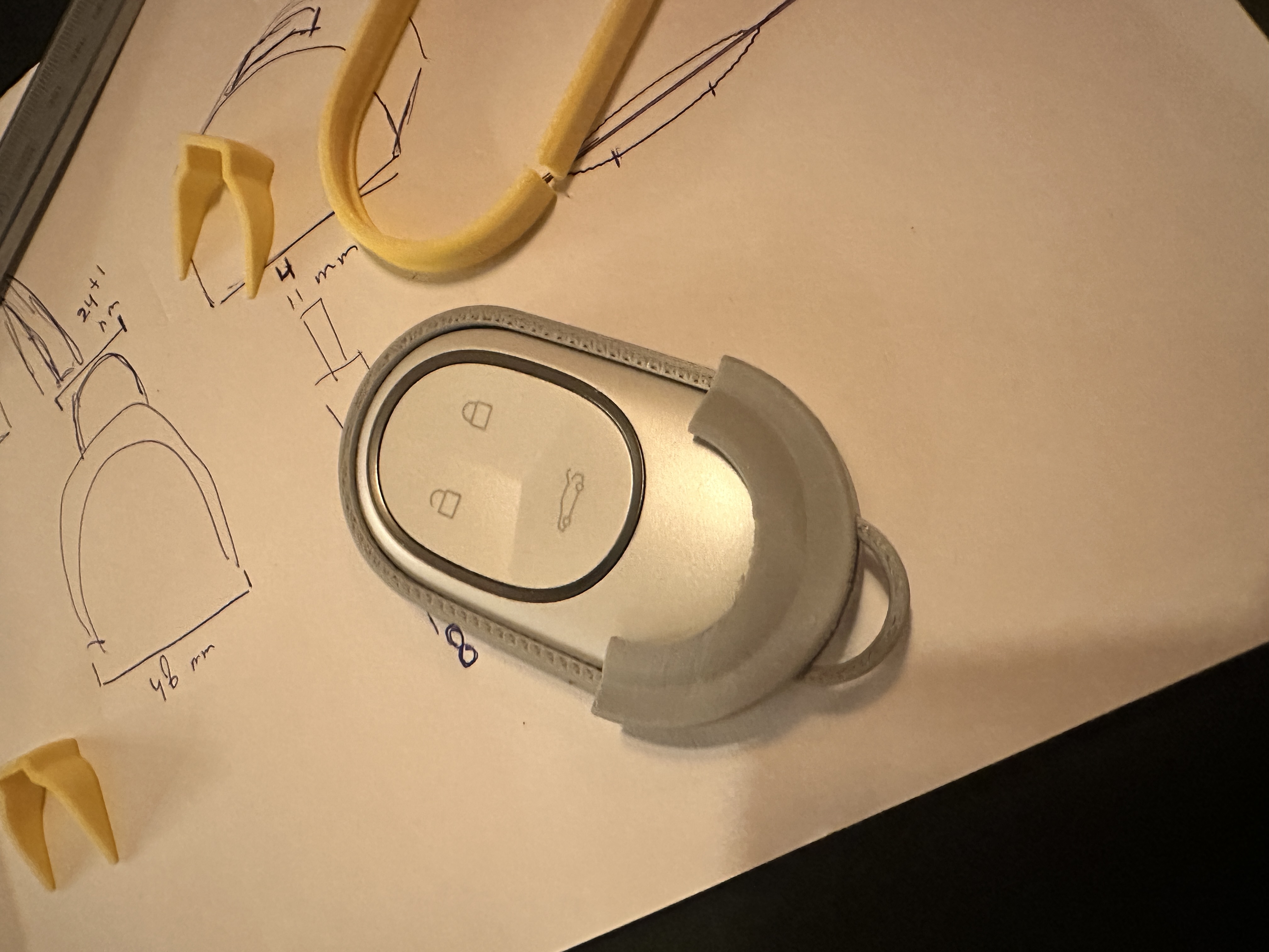 Nio car key holder / ring by RutgerM | Download free STL model ...