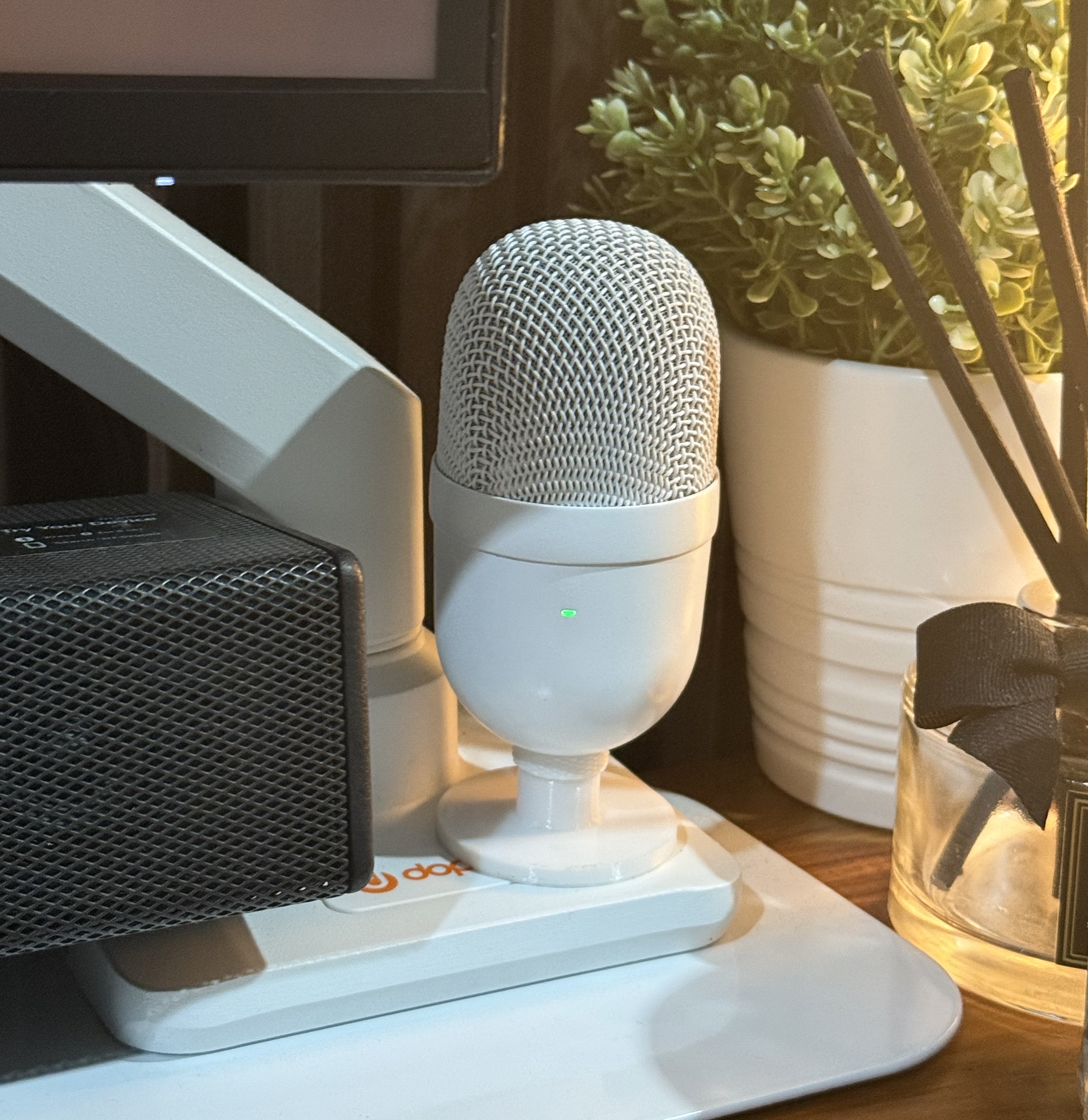Razer seiren mini - Low profile stand by Petch Sorawit | Download free ...