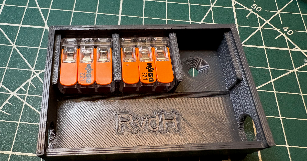 Wago Box 3 x 221 mit seitlicher Kabelführung by RvdH | Download free ...