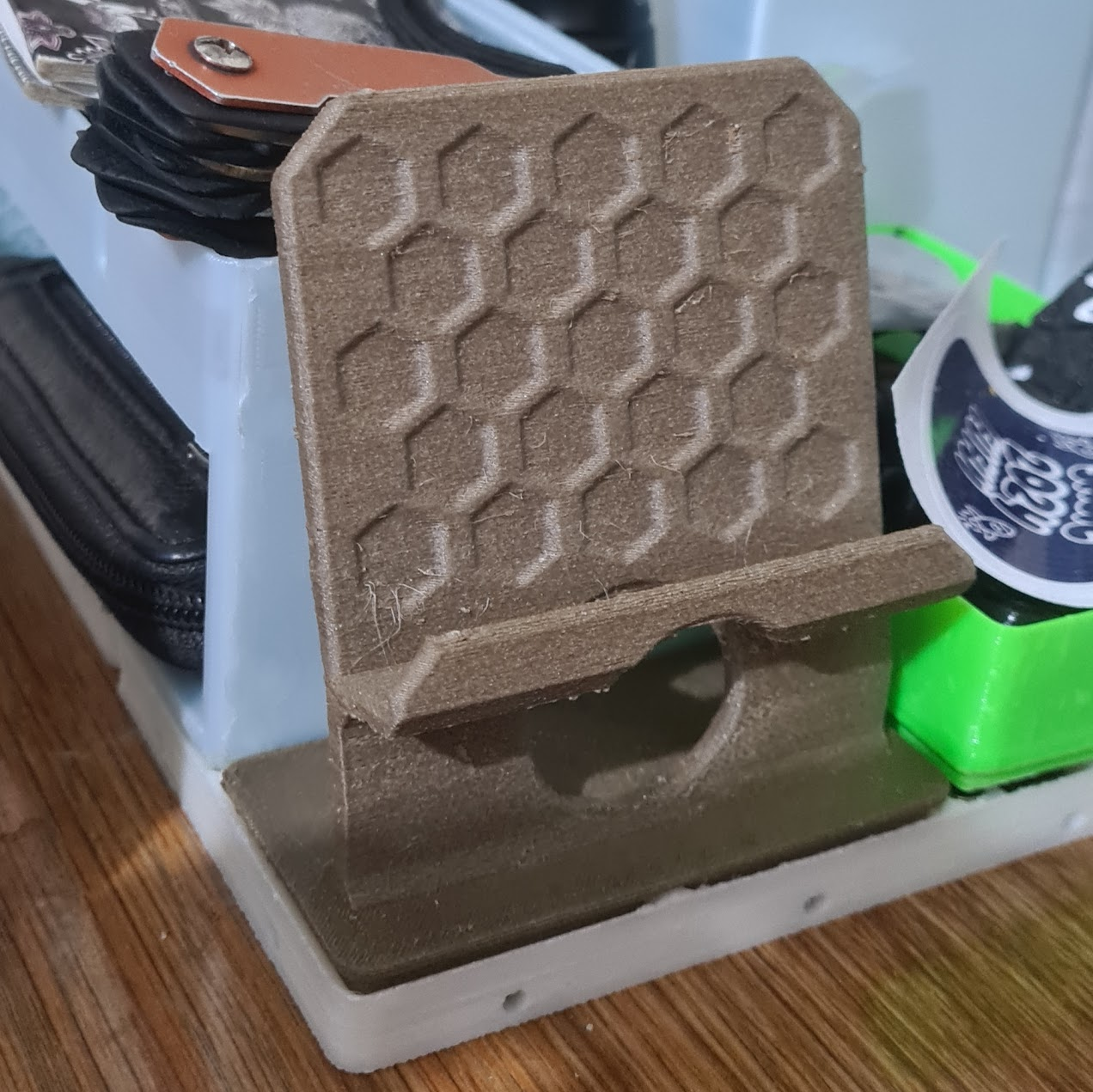 Gridfinity 2x1 Phone Stand No Holes by Adelino Penedo | Download free ...