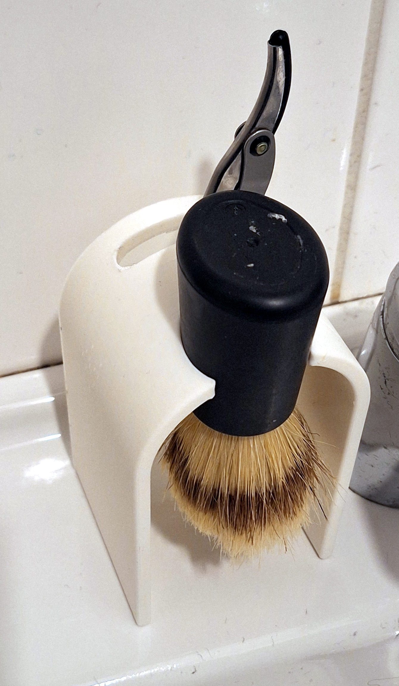 Shaving Brush and Straight Razor stand by Nikolaus | Download free STL ...