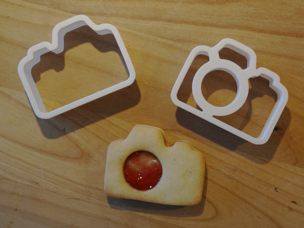 Camera cookie cutter (enhanced) by 3DTux | Download free STL model ...