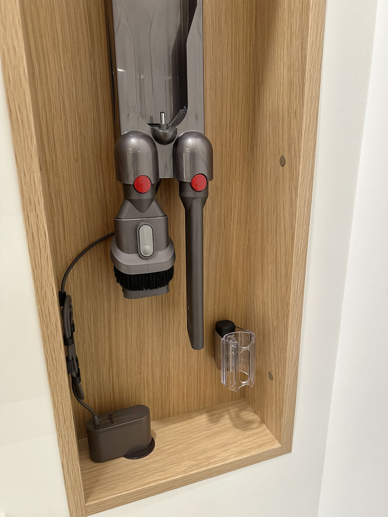 Dyson v12 Slim Wand Clip Wall Mount by Glen Bayley | Download free STL ...