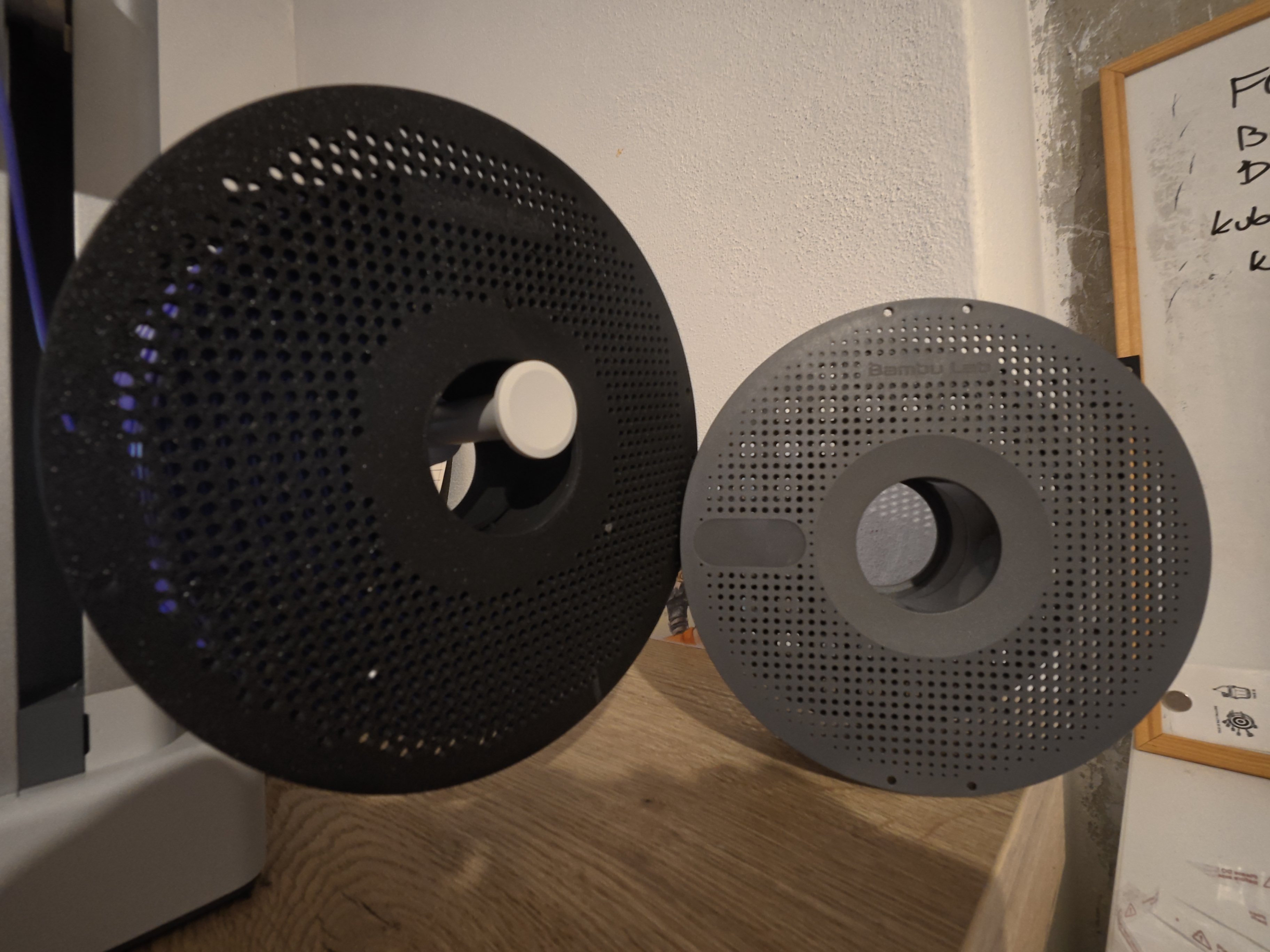 Bambu reusable spool with holes by Jerryie | Download free STL model ...