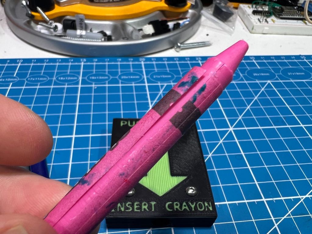 Crayon Label Remover by videograndpa | Download free STL model ...