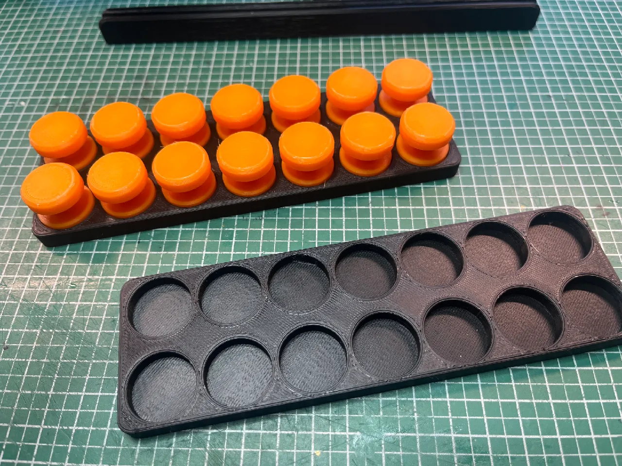 Tray for Tokens by LeoK | Download free STL model | Printables.com