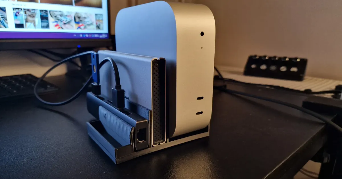 Apple Mac mini M4 vertical holder with HUB+SSD autorstwa Sandros ...