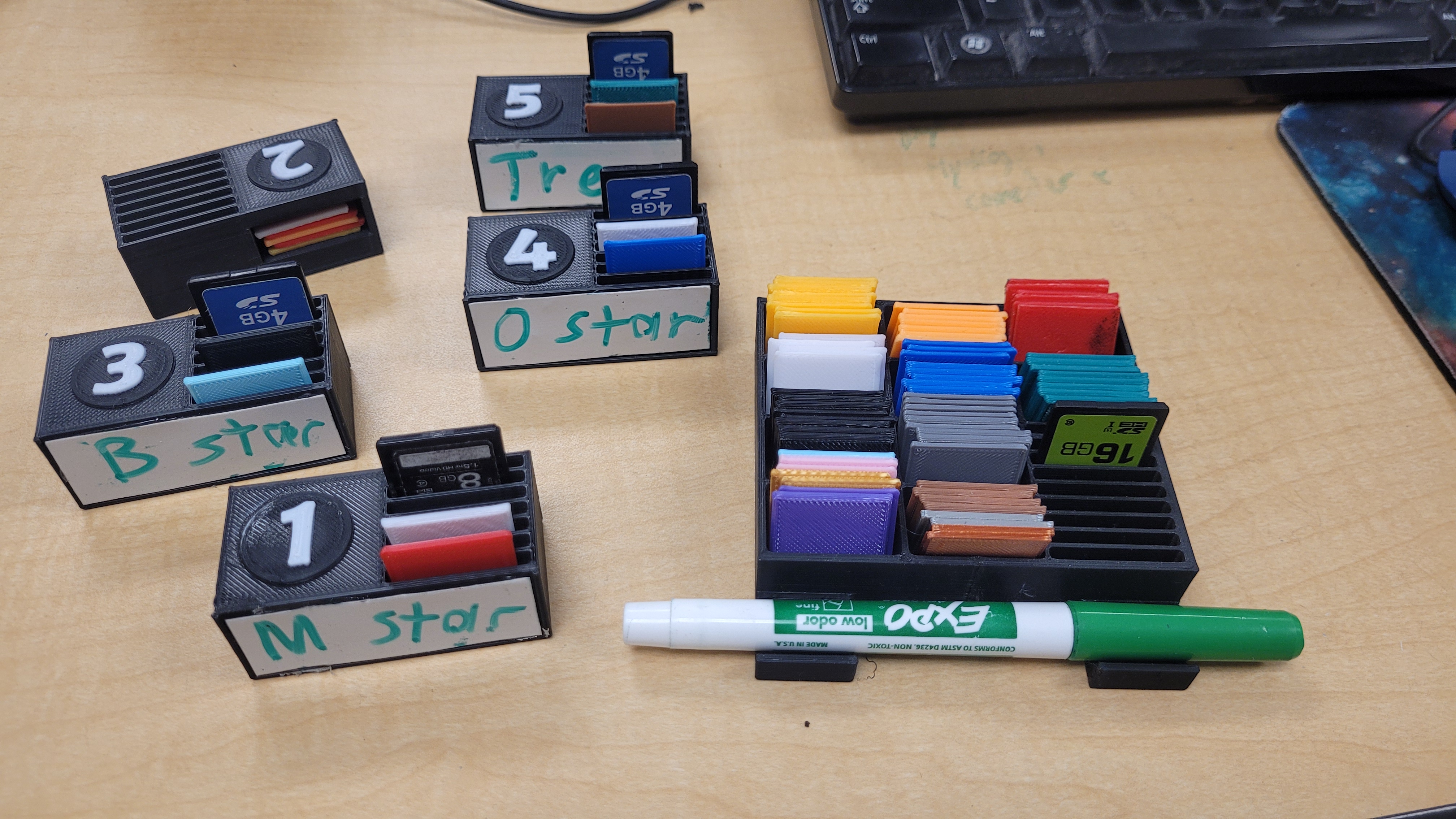 SD Card and Filament Change Caddies par Jesse Wagner | Téléchargez ...