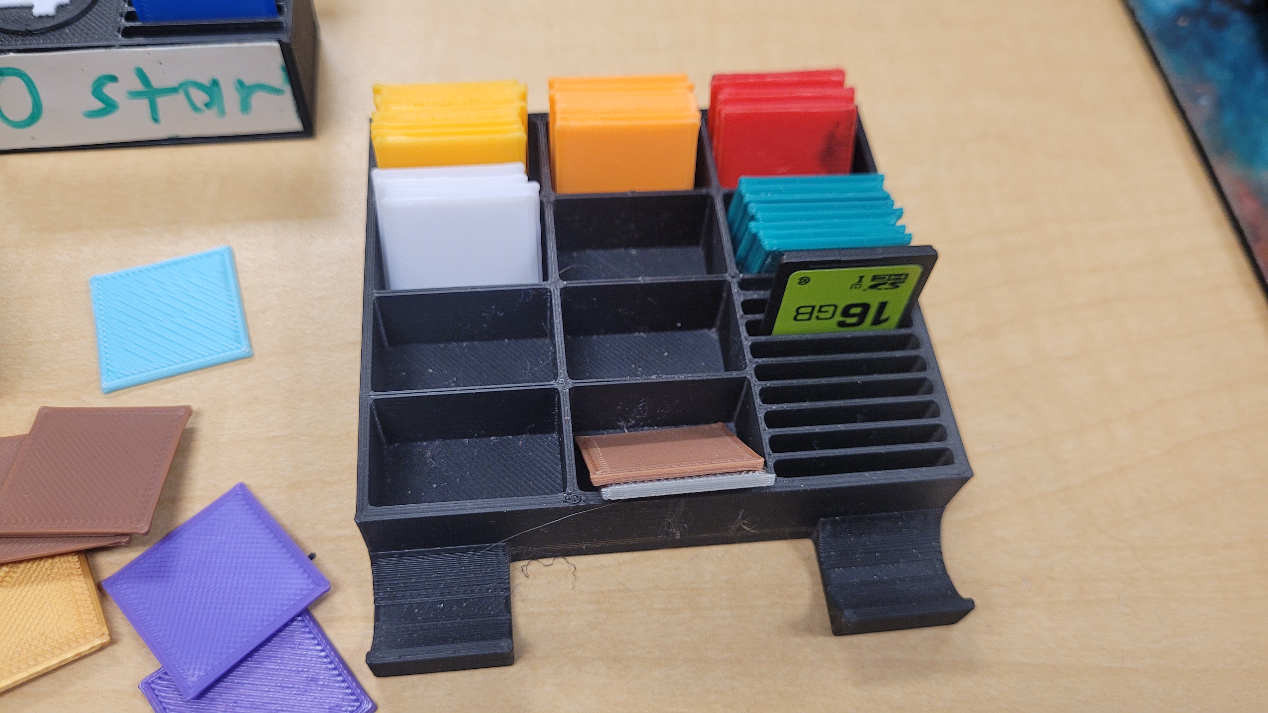 SD Card and Filament Change Caddies par Jesse Wagner | Téléchargez ...