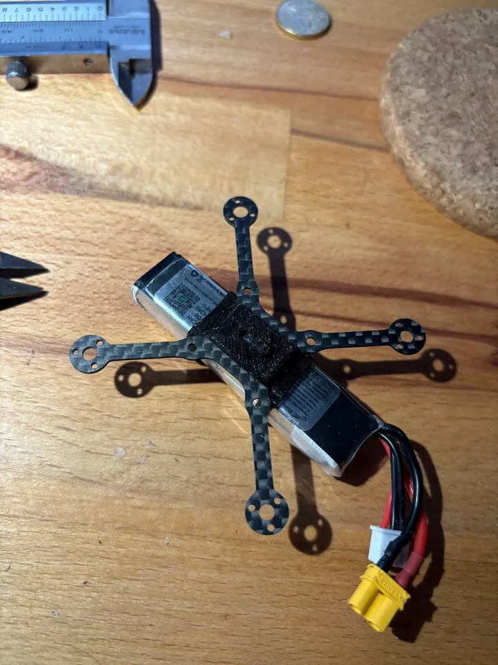 Newbeedrone Cockroach 75 2 Battery Holder by kaschberle | Download free ...