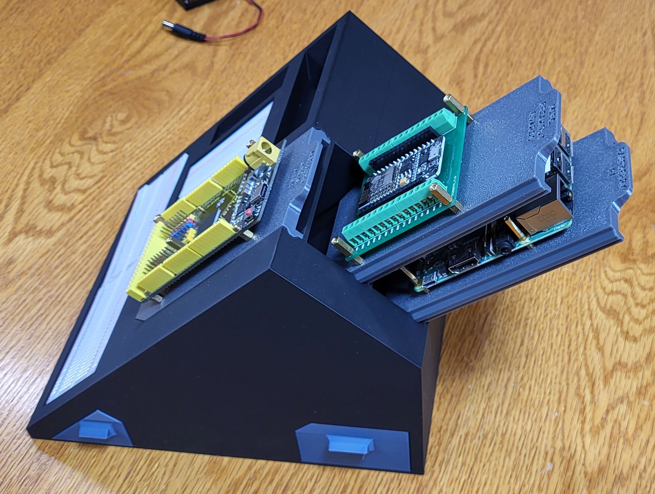 Electronics Mock-up Station by jsmwrench | Download free STL model ...