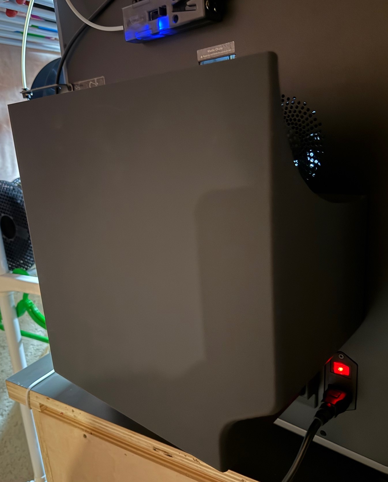 Creality K2 Plus Rear Poop Bin par SHaDoW6 | Téléchargez gratuitement ...