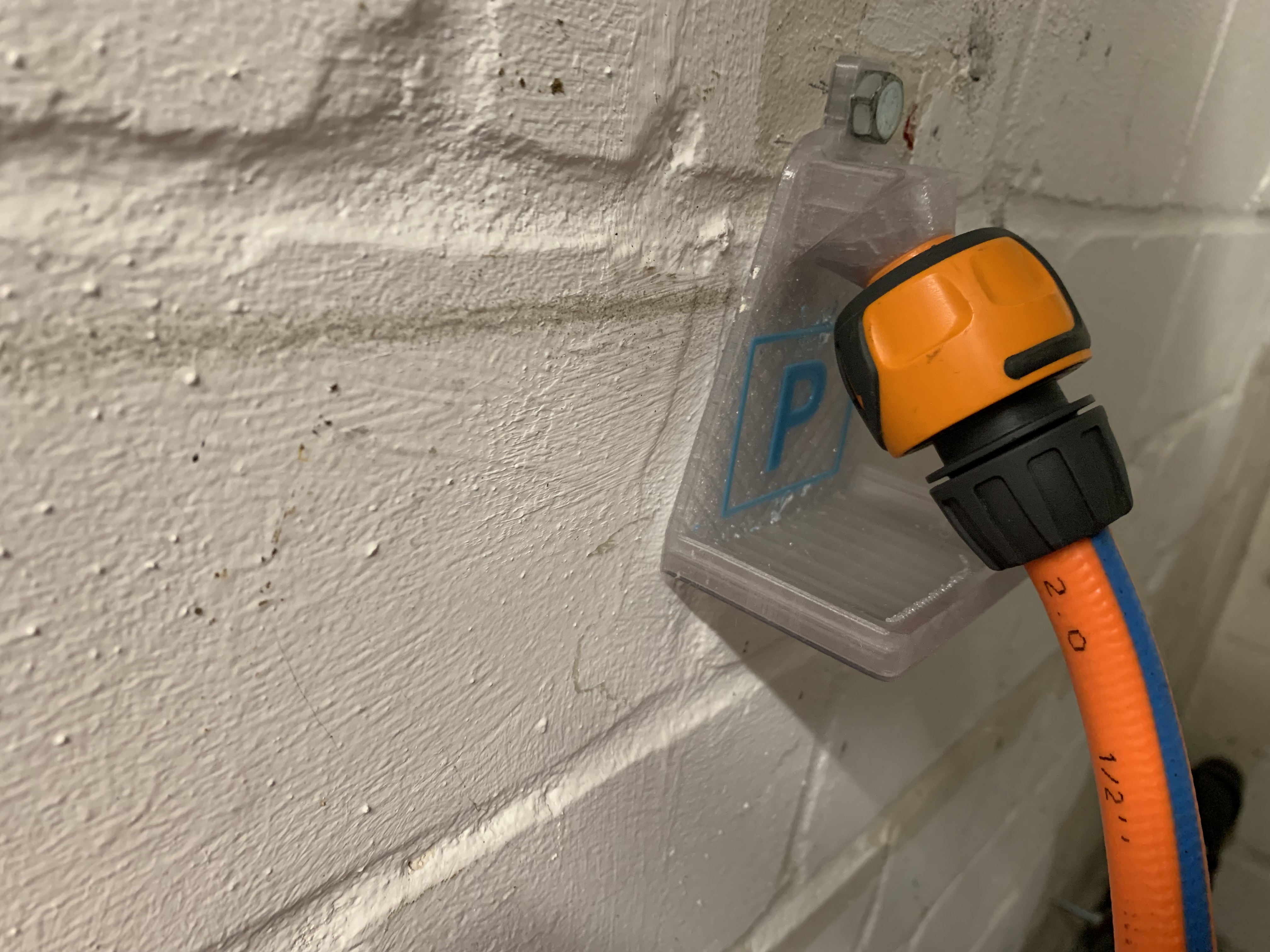 Quick-Release Hose Wall Mount by Thorb | Download free STL model ...