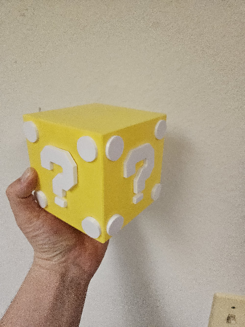 Super Mario Question Mark Box od autora Alchemynaut | Stáhněte si ...