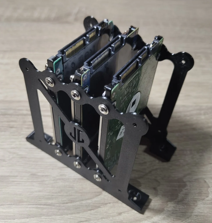 HDD 2.5 Stand x5 by Bart Hindrák | Download free STL model | Printables.com