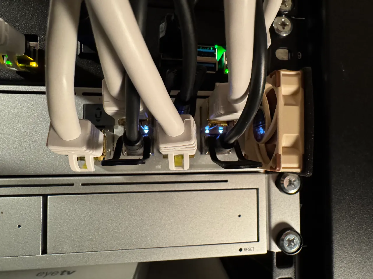 40mm rack fan mount for SFP adapter cooling by Oestle | Download free ...