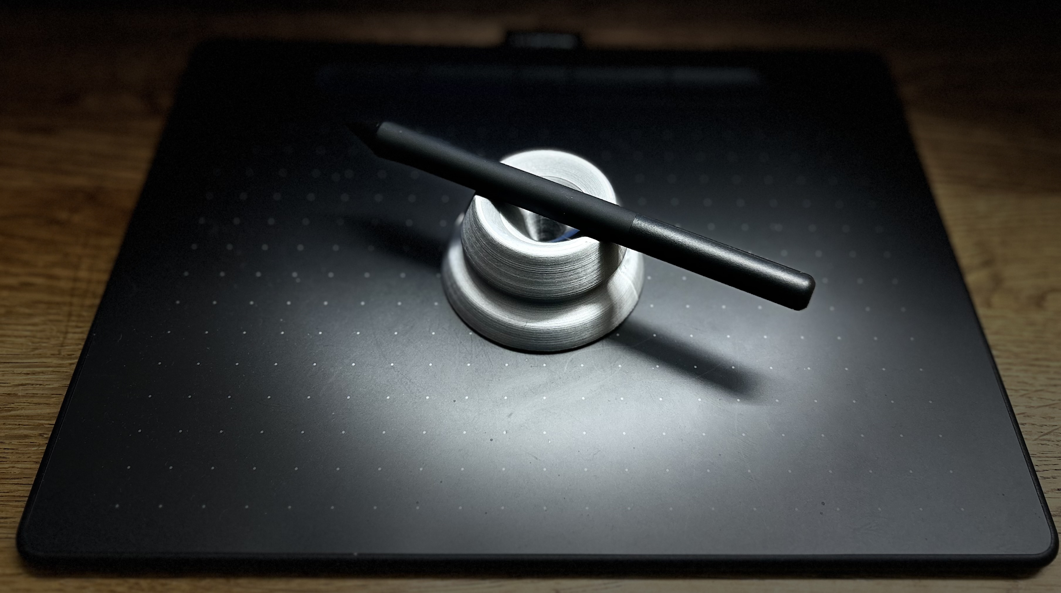 Halter für den Schreibtisch für den Stift des Wacom Intous - Tablet by ...