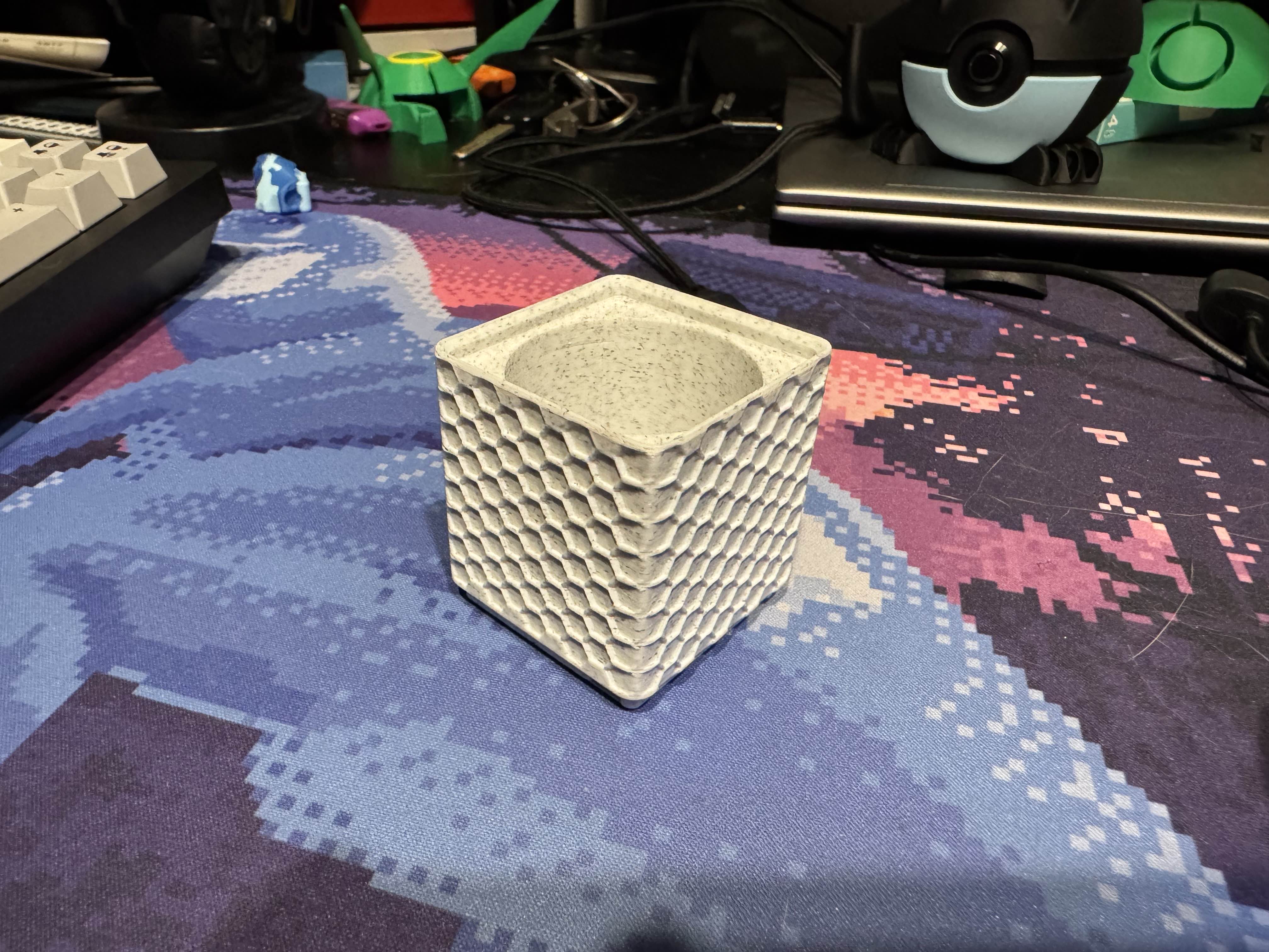 LTT Gridfinity w Hex Pattern by Pedro748 | Download free STL model ...