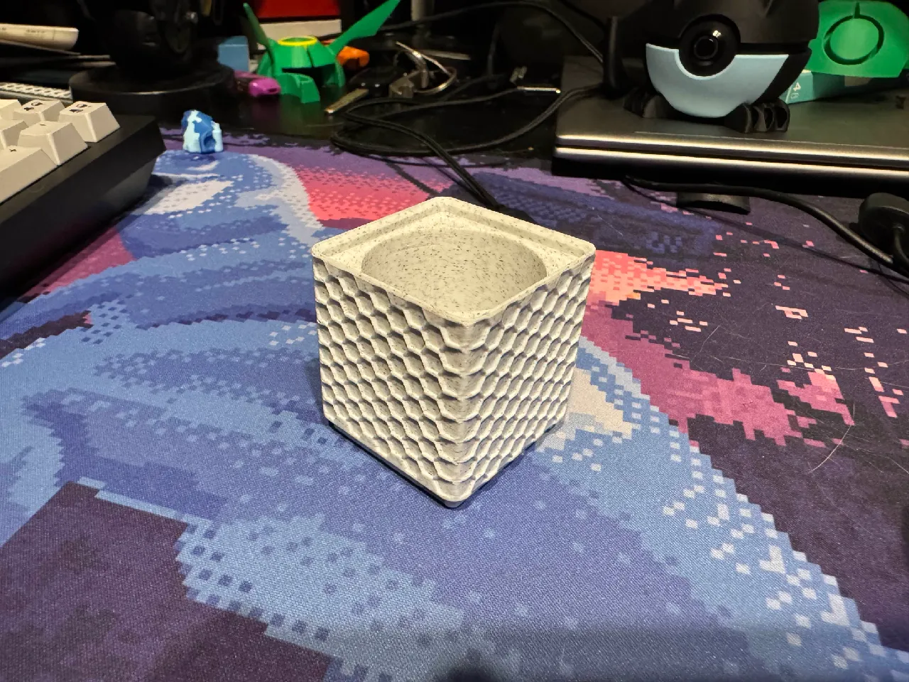 LTT Gridfinity w Hex Pattern by Pedro748 | Download free STL model ...