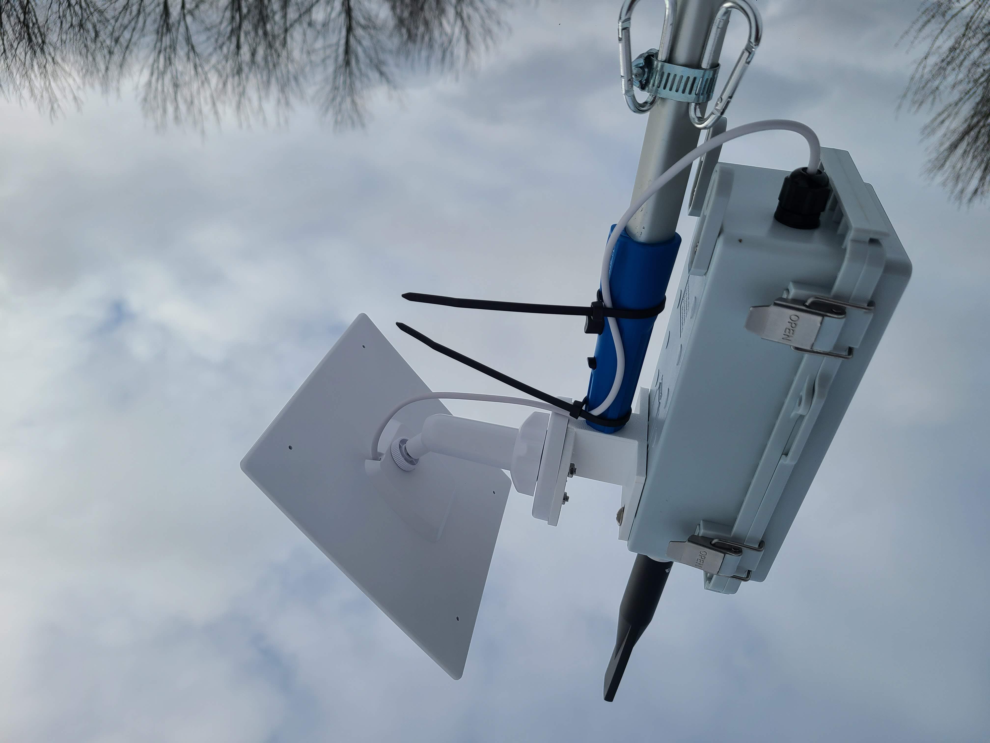 Rapid Deploy Meshtastic Solar Node Pole Mount by JDavid | Download free ...