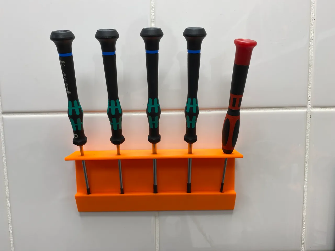 Screw driver set wall mount by Erik | Download free STL model ...