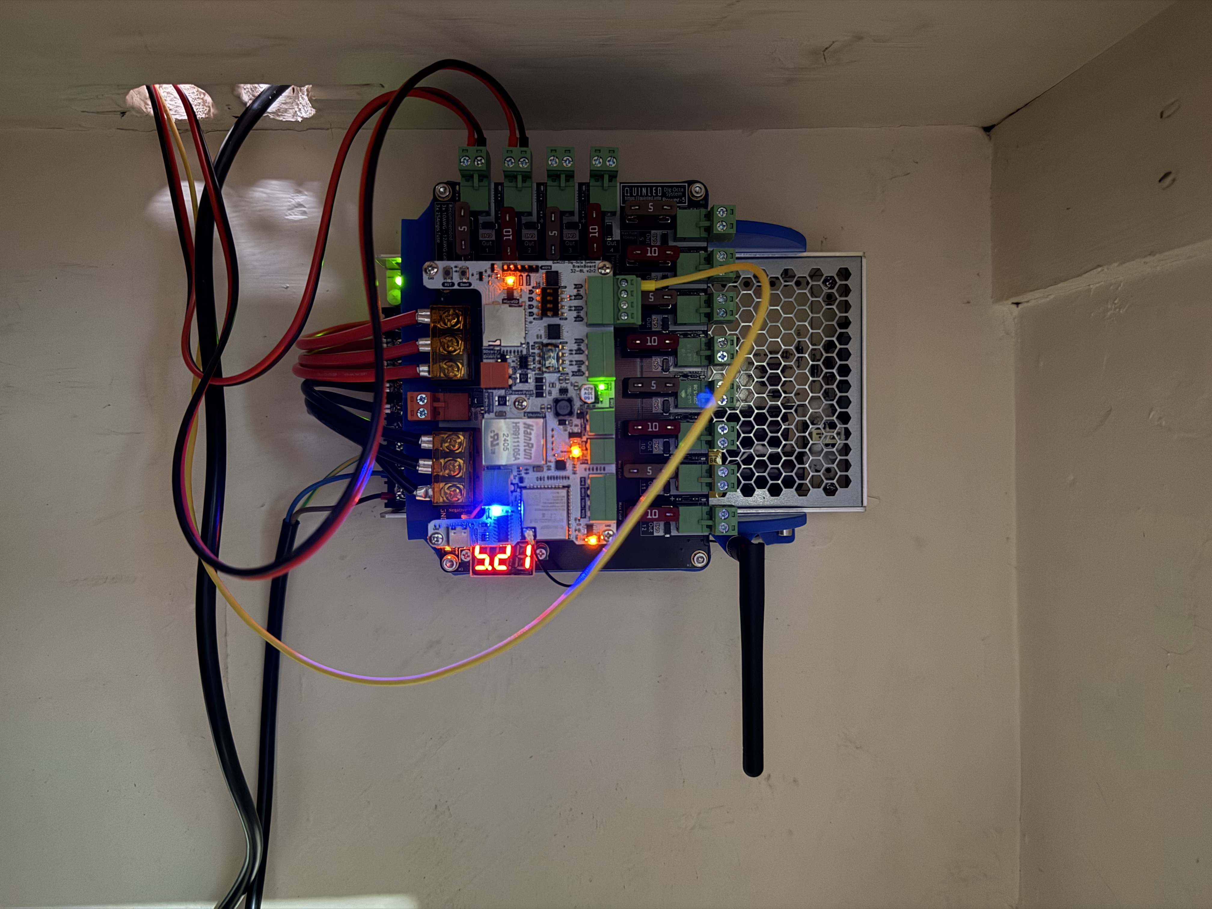 QuinLED-Dig-Octa + MeanWell LRS-200 to wall mount by GazB | Download free STL model | Printables.com