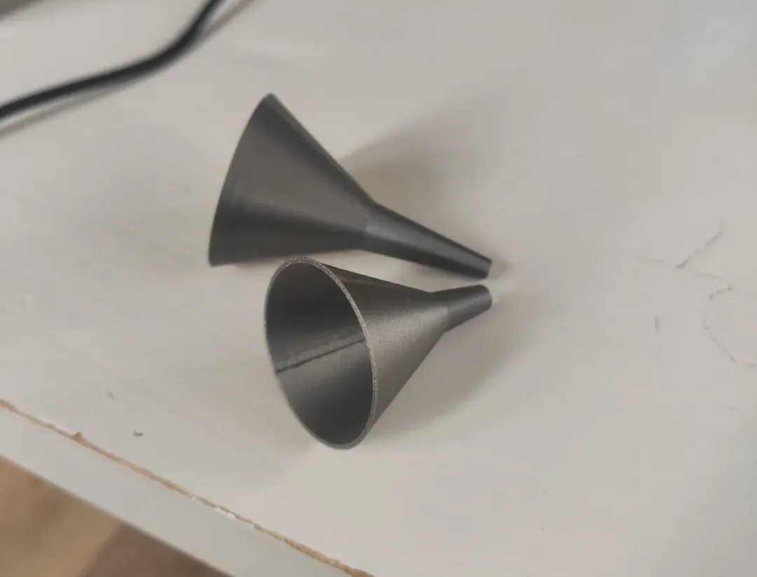 Mini Funnels to fill up lubrication containers by SJV.3D | Download ...