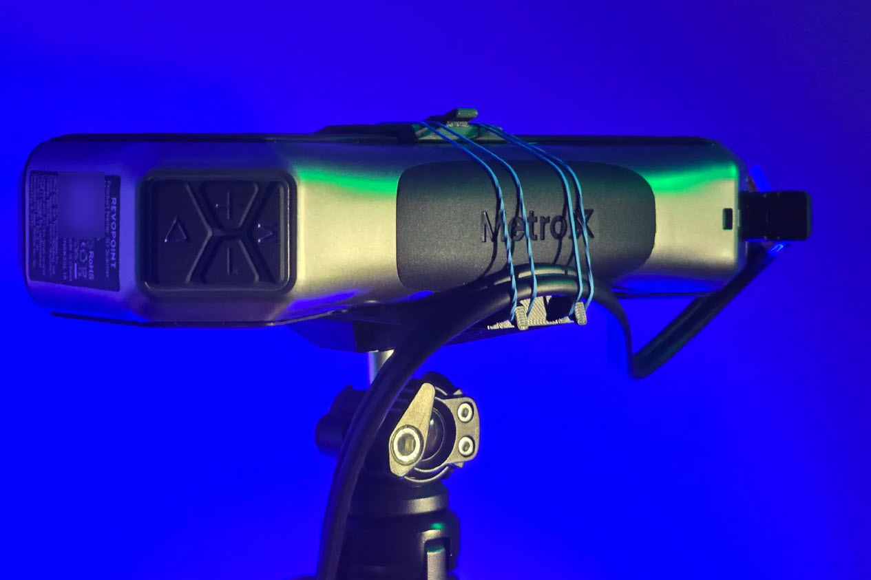 Revopoint MetroX secure tripod adapter by HessenDnD | Download free STL ...