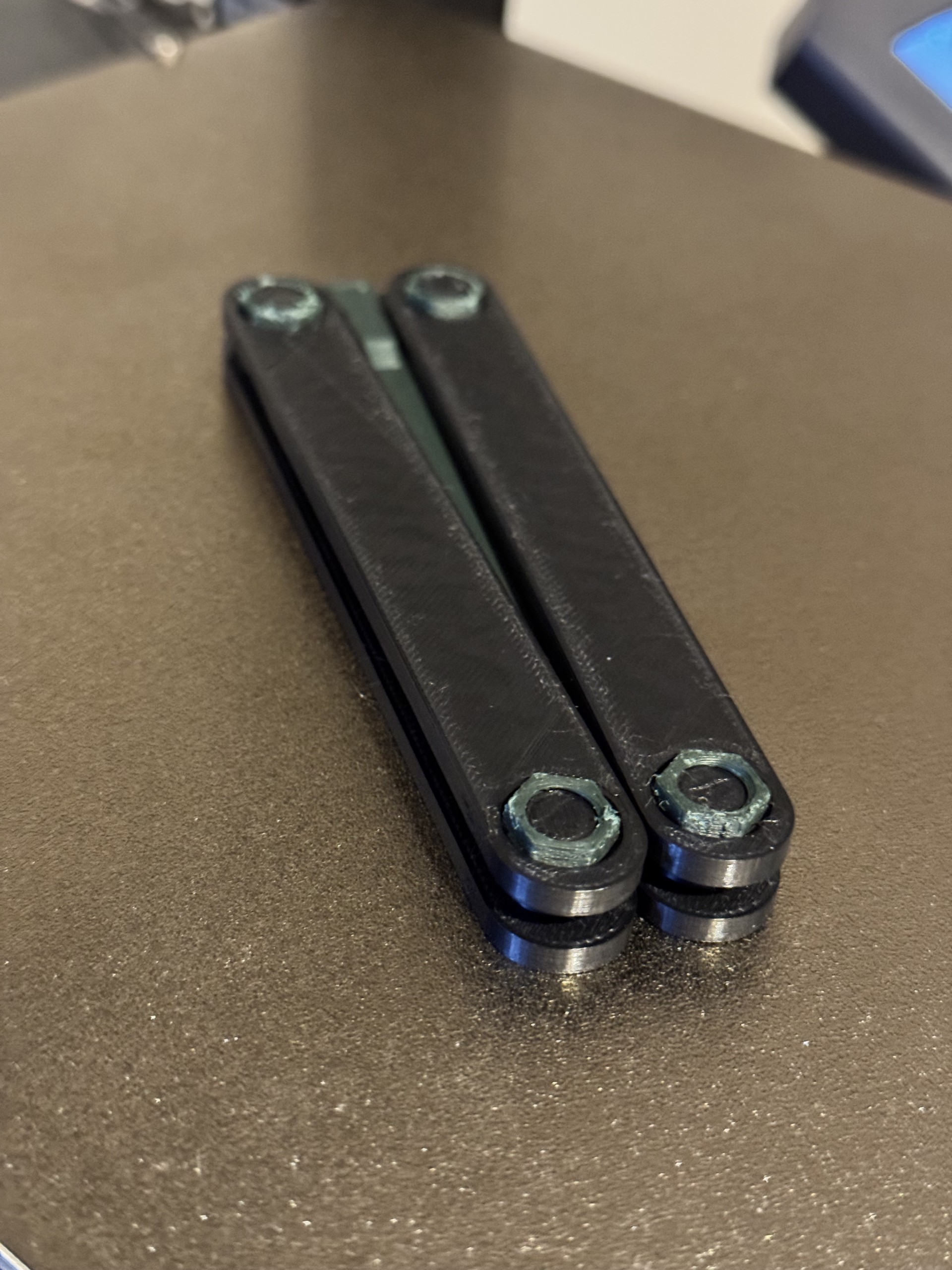 Fully 3D Printable Balisong Toy von Jumphrey | Kostenloses STL-Modell ...